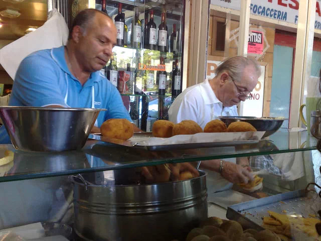 Pani Ca Meusa bocadillo de Palermo